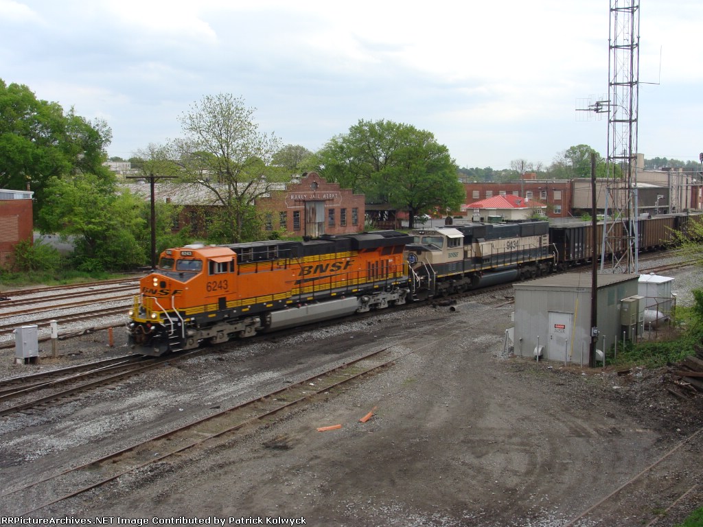 BNSF 6243